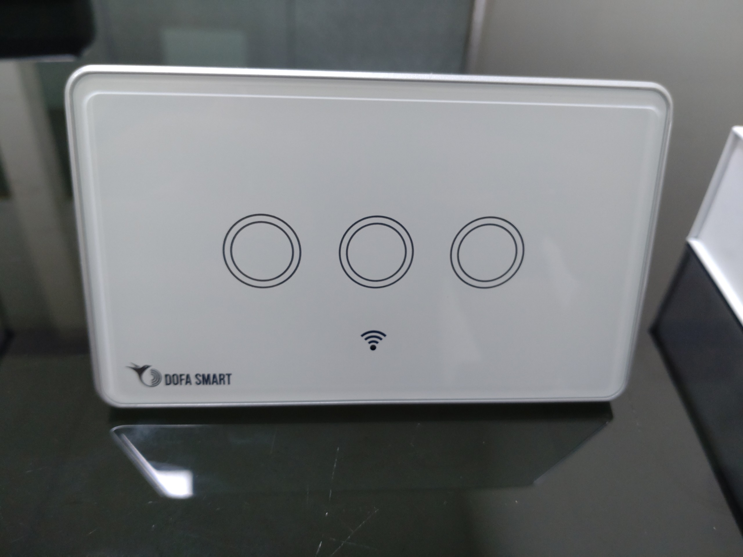 Công tắc thông minh wifi 3 nút bấm DOFA Smart